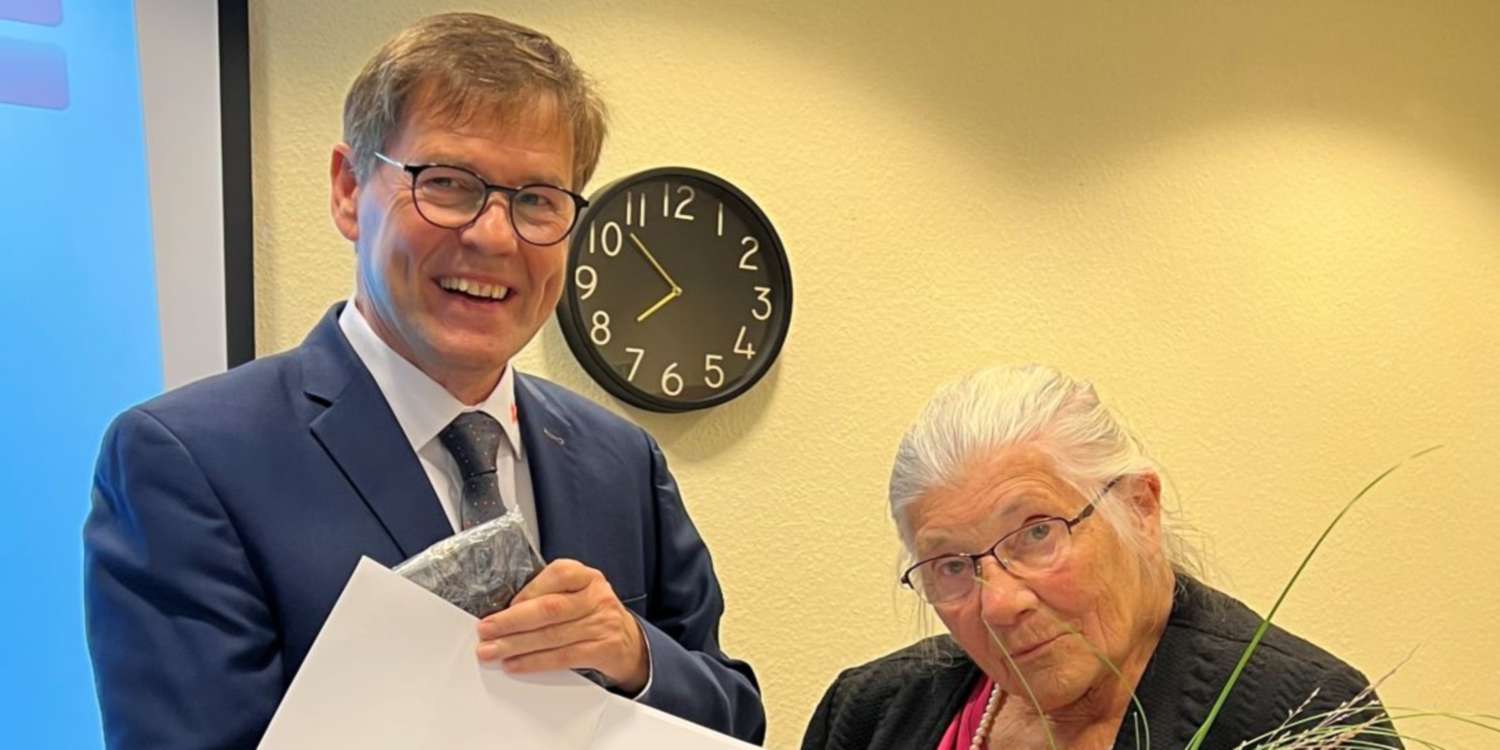 Ehrenamt: Auszeichnung für Anneliese Witter aus Ammersbek - Ahrensburg ...
